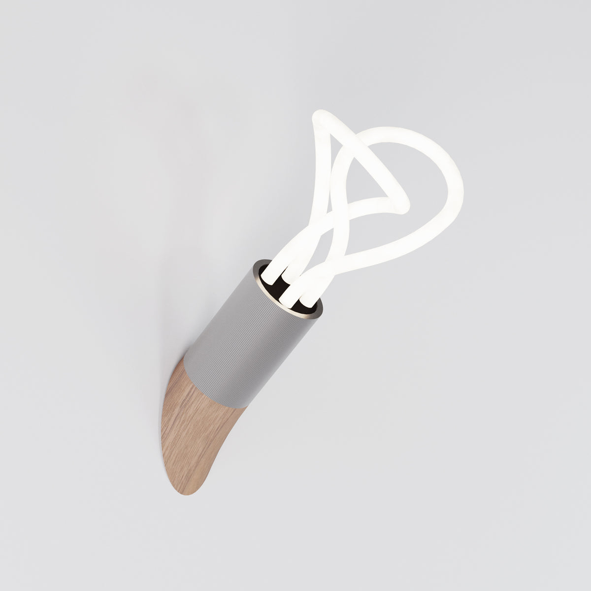001W - Wall Lamp – Plumen